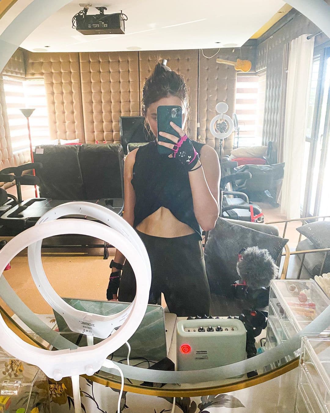 Kathryn Bernardo Flaunts Her Fit Physique In Multiple Workout Selfies | Metro.Style