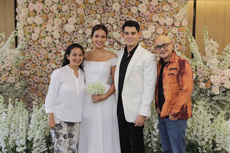 Look! Sarah Lahbati And Richard Gutierrez Hold A Civil Wedding | Metro ...