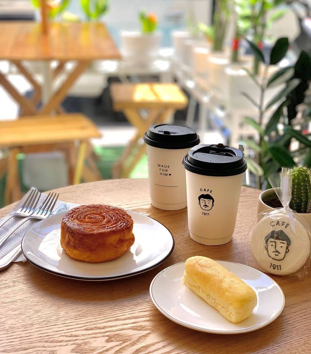 Editor’s Picks: 10 Aesthetic Korean Cafés In Manila | Metro.Style