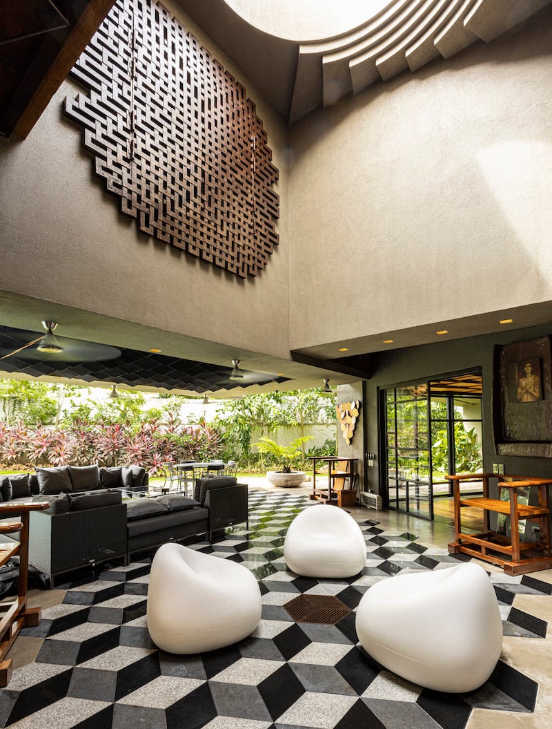 The “Equilateral House” Is A Vessel For Unexpected Surprises | Metro.Style