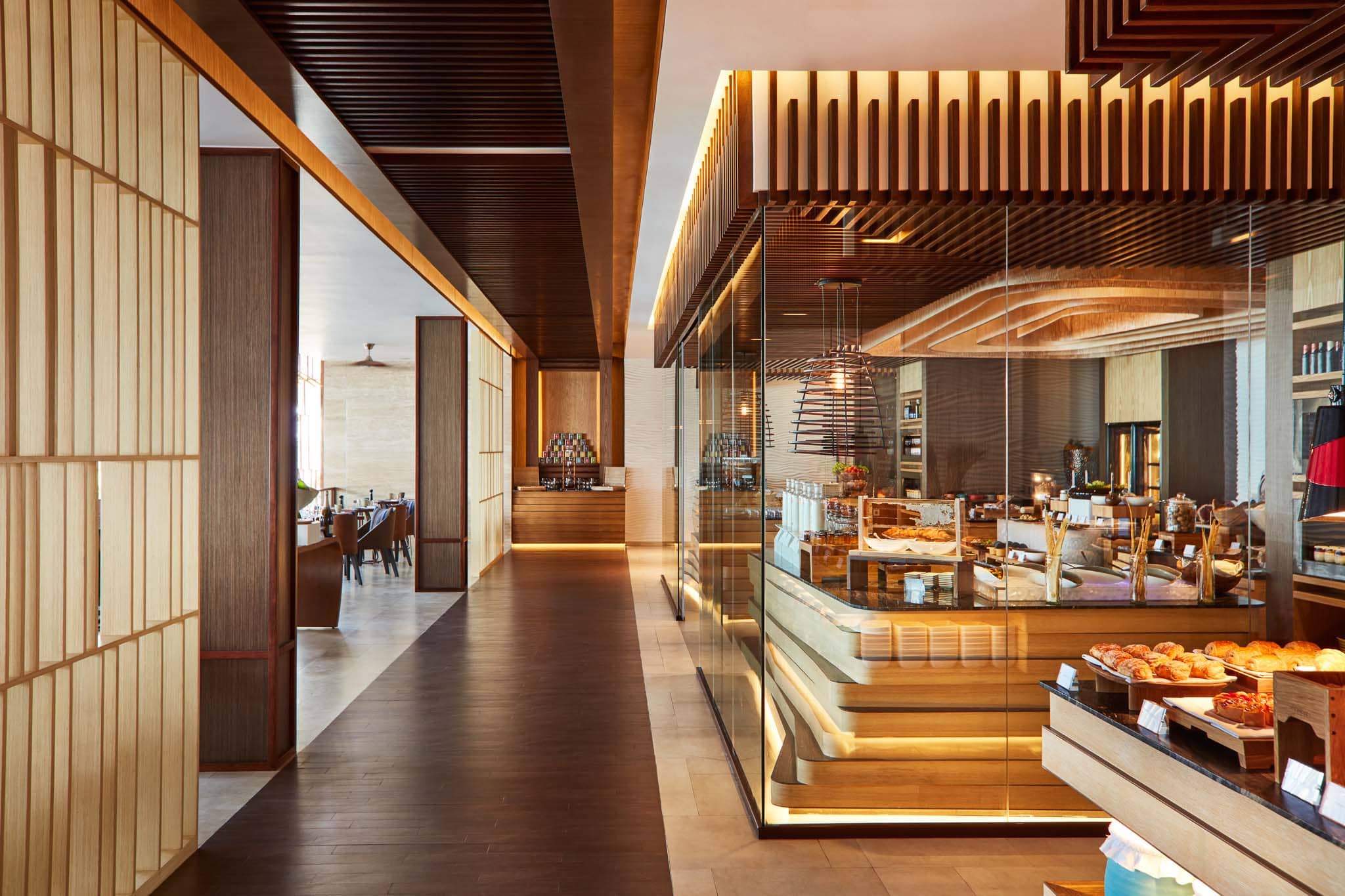 Fascinating Women: Let Isabelle Miaja Take You On A Colorful Journey ...