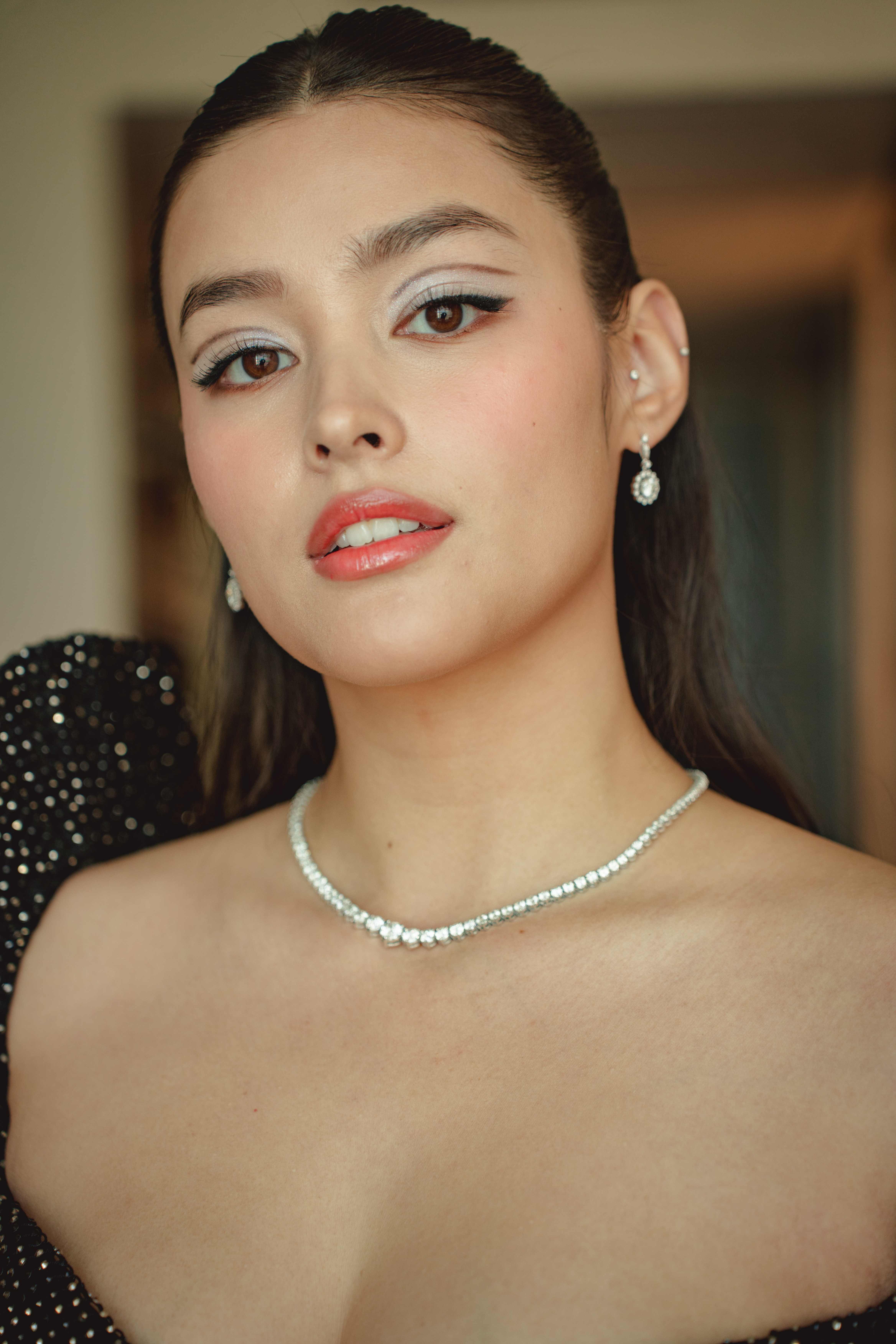 In Photos: Liza Soberano Attends The Gold Gala 2023 | Metro.Style