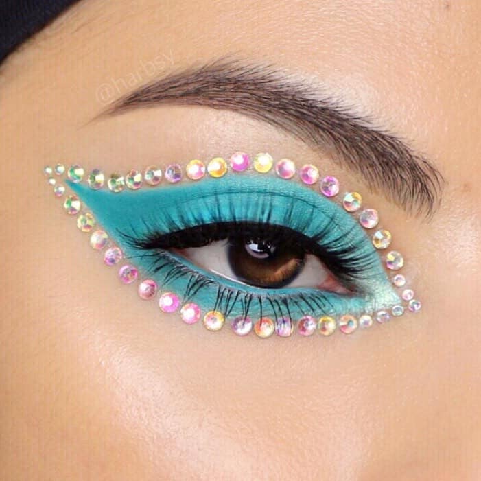 All The Hypnotizing Eye Makeup Looks By Makeup Artist Harbsy | Metro.Style