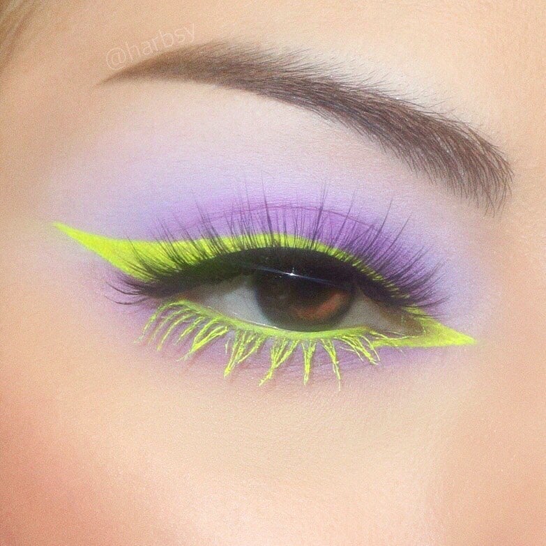 All The Hypnotizing Eye Makeup Looks By Makeup Artist Harbsy | Metro.Style