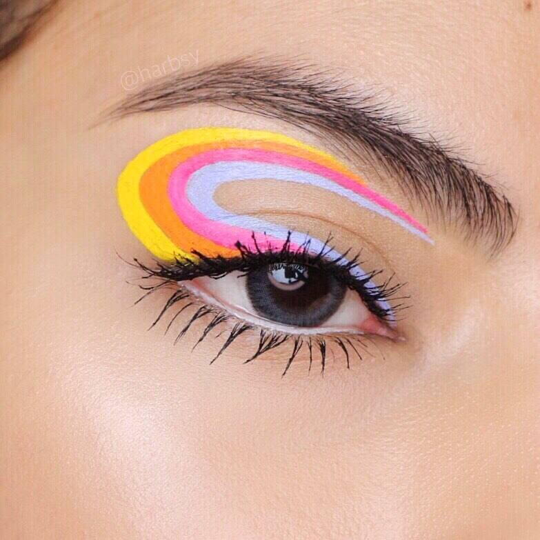 All The Hypnotizing Eye Makeup Looks By Makeup Artist Harbsy | Metro.Style