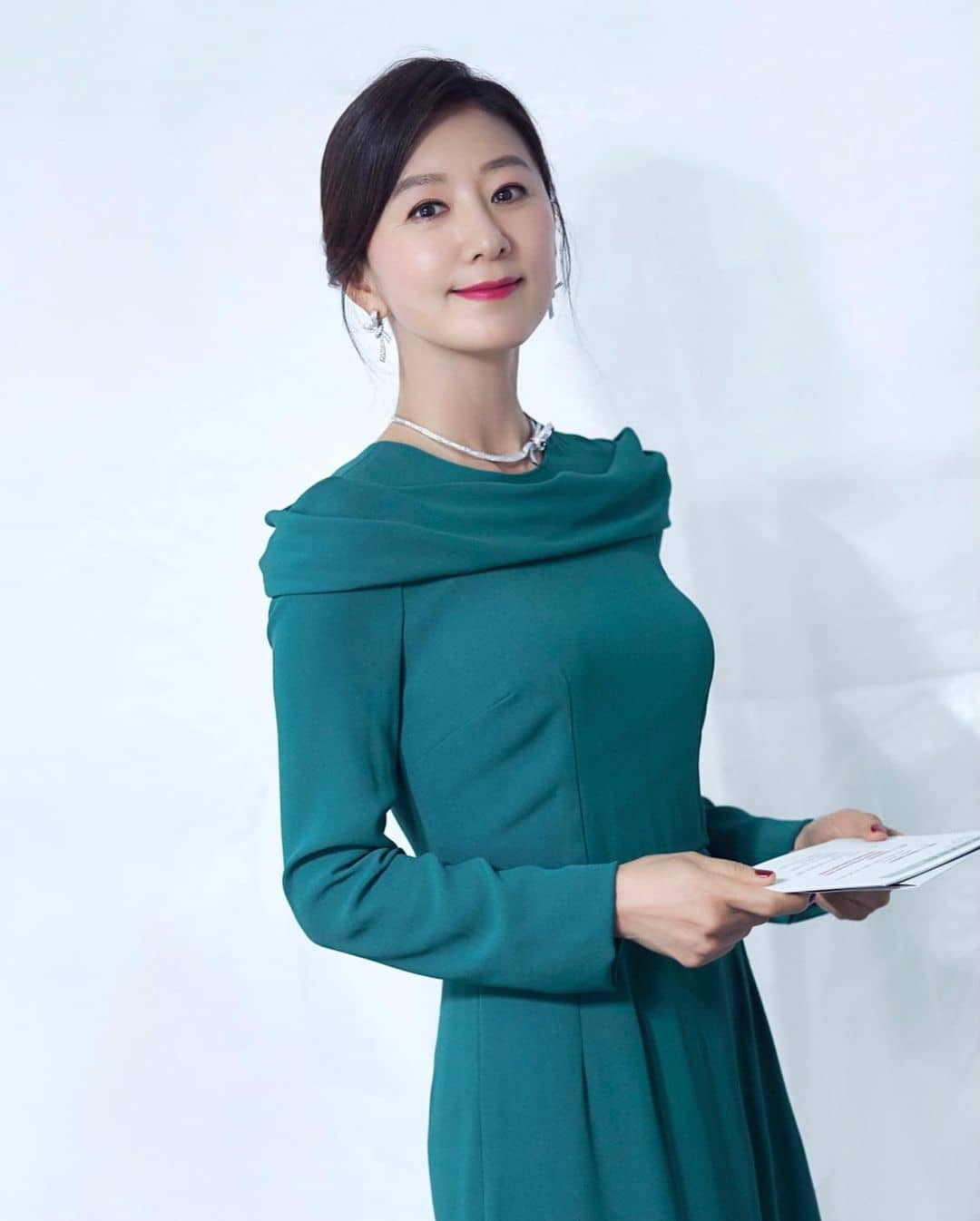 The Ageless Kim Hee-Ae Took Our Breath Away At The Baeksang Arts Awards ...