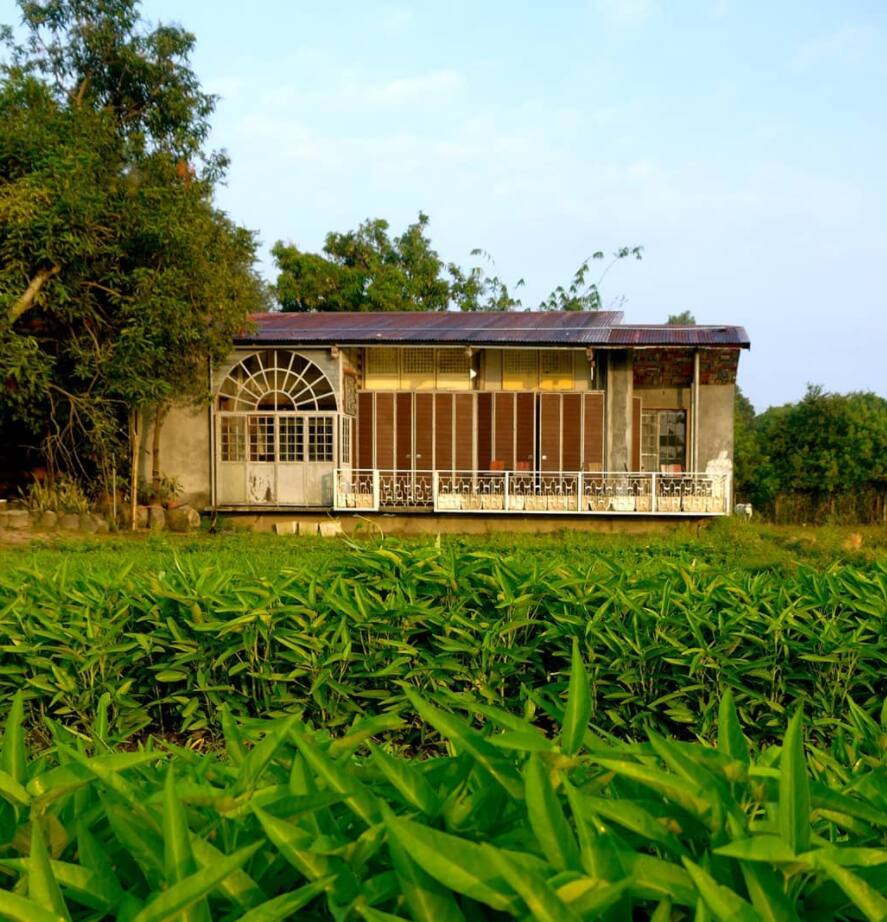 15 Gorgeous Farmhouses To Relax, Reconnect With Nature And Stay In ...