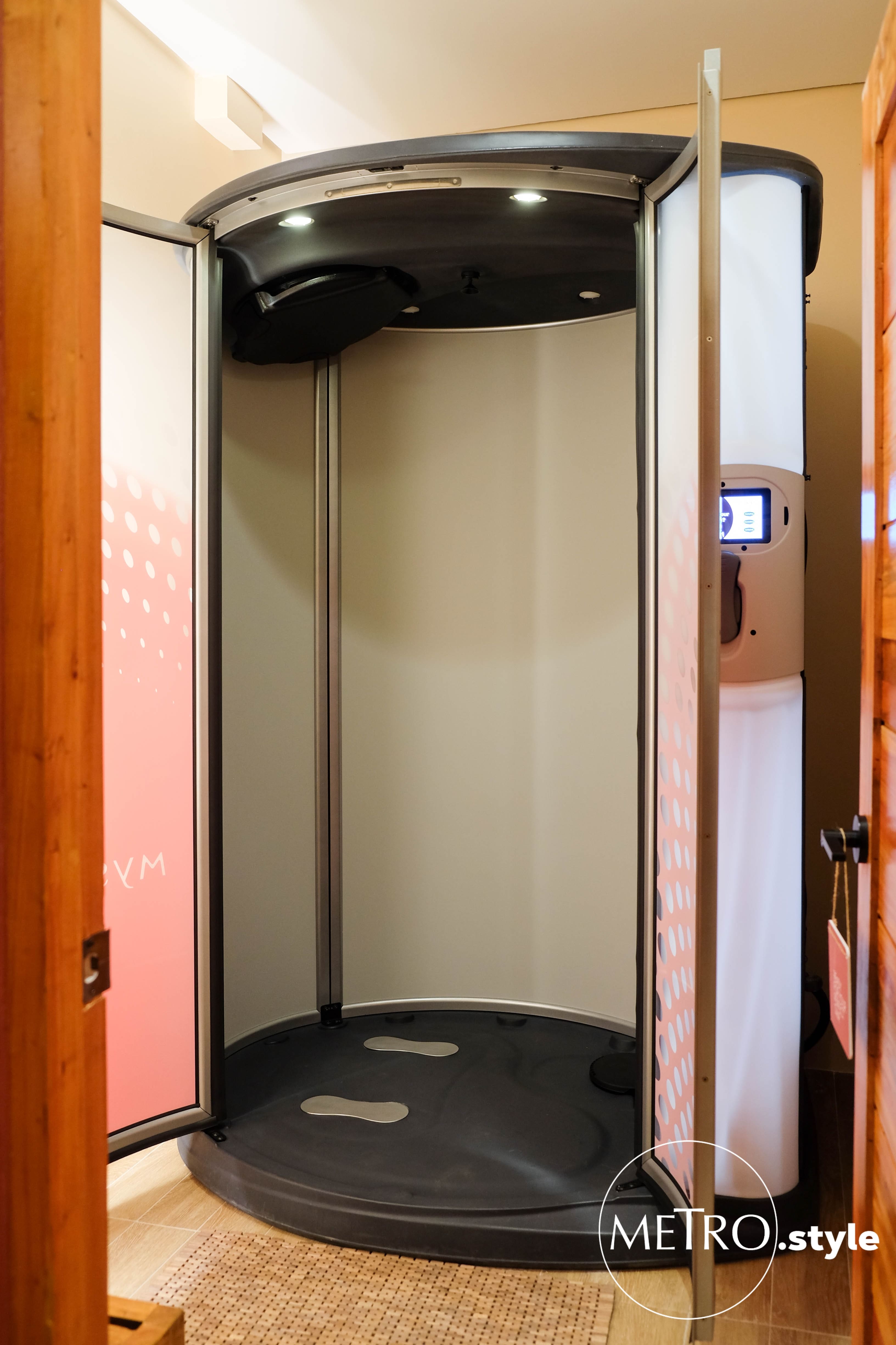 This Contemporary Tanning Studio In Makati Delivers A Perfect Tan That ...