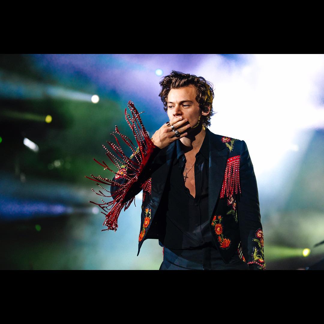 We're Ready To Listen To Harry Styles Read Us A Bedtime Story | Metro.Style