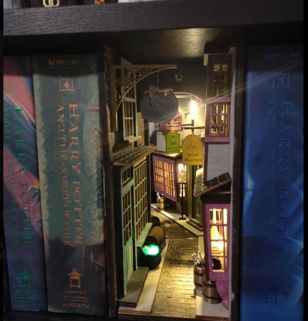 Object Of The Week: The Book Nook | Metro.Style