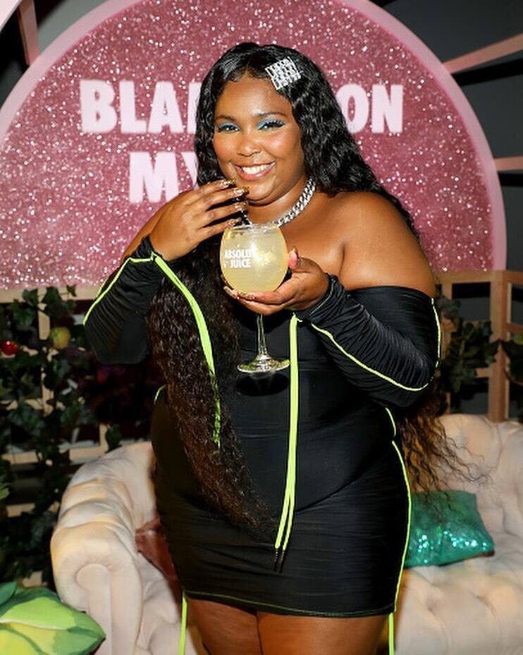 How Lizzo's Fashion Looks Are Changing The Way We See Our Bodies ...