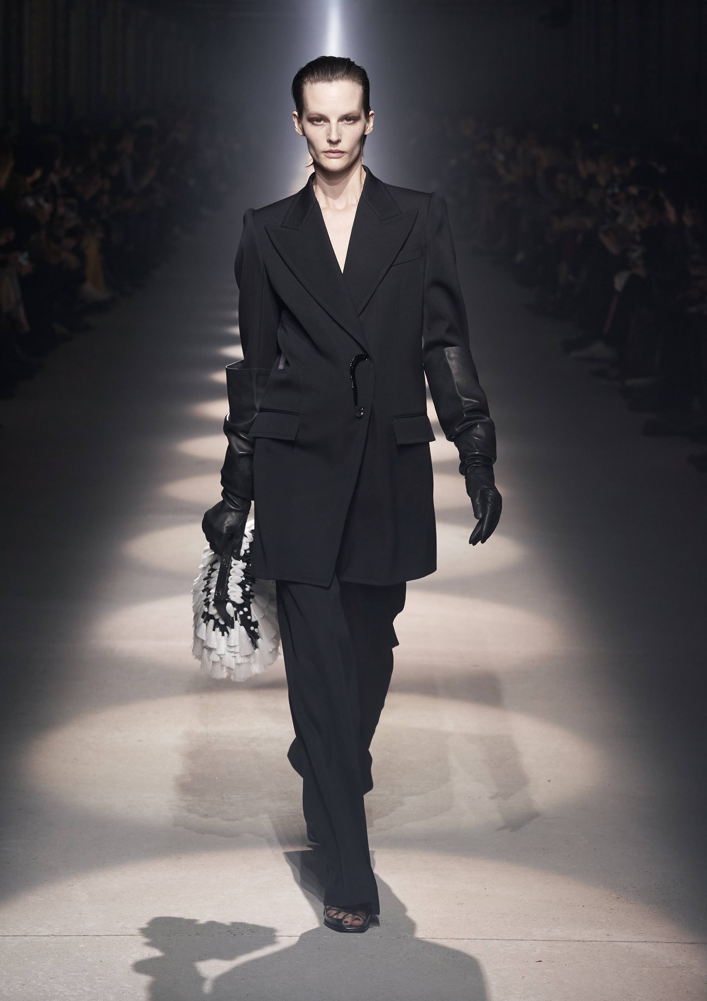 Givenchy F/W 2020 Runway Show Meets RTW With Couture And It’s Dazzling ...