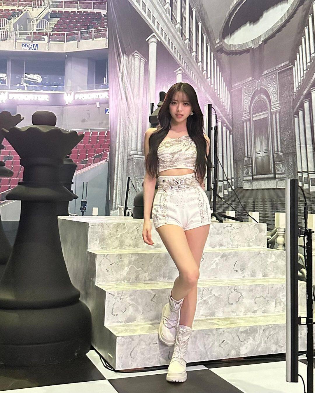 Recap: ITZY in Their "Checkmate" Tour in Manila | Metro.Style