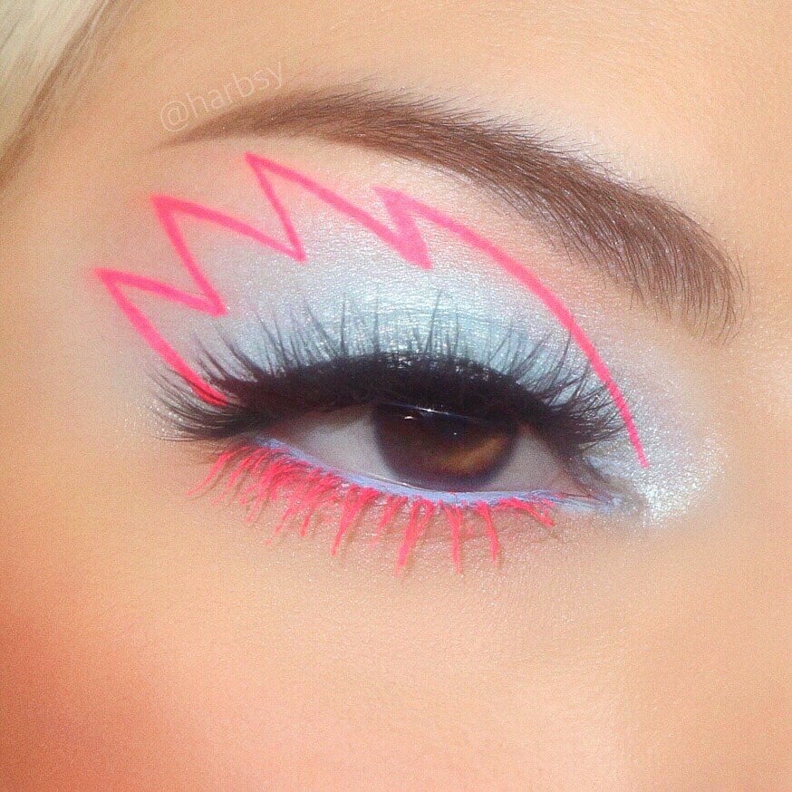 All The Hypnotizing Eye Makeup Looks By Makeup Artist Harbsy | Metro.Style