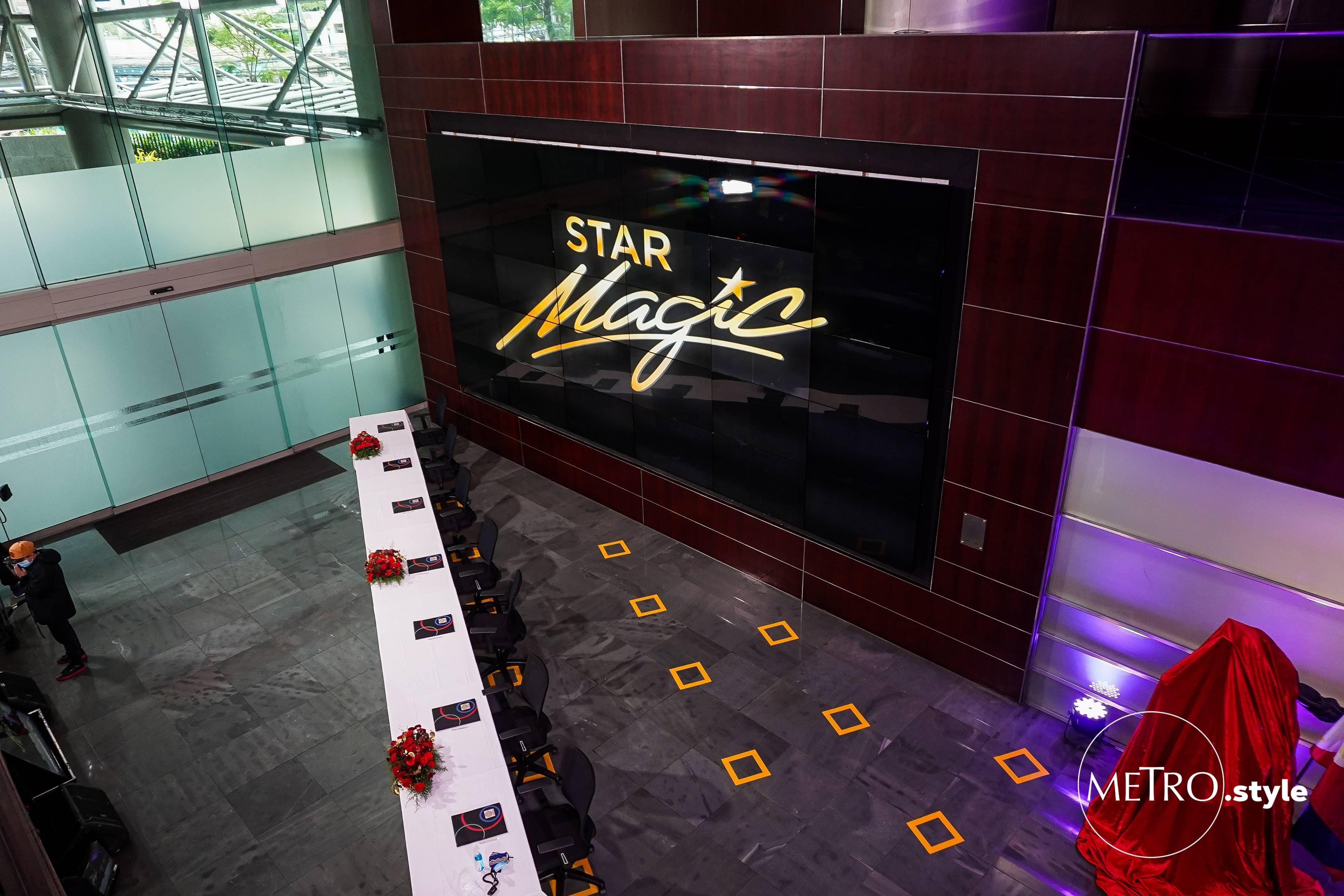 Here Are Exclusive Photos From The "Star Magic Shines On" Contract ...