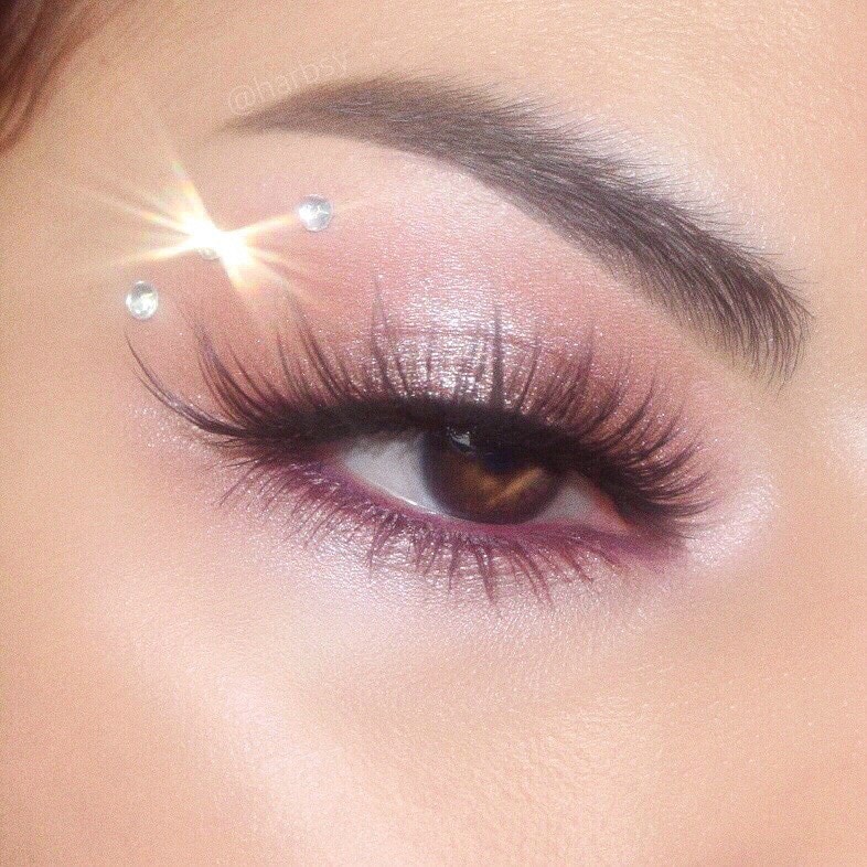 All The Hypnotizing Eye Makeup Looks By Makeup Artist Harbsy | Metro.Style