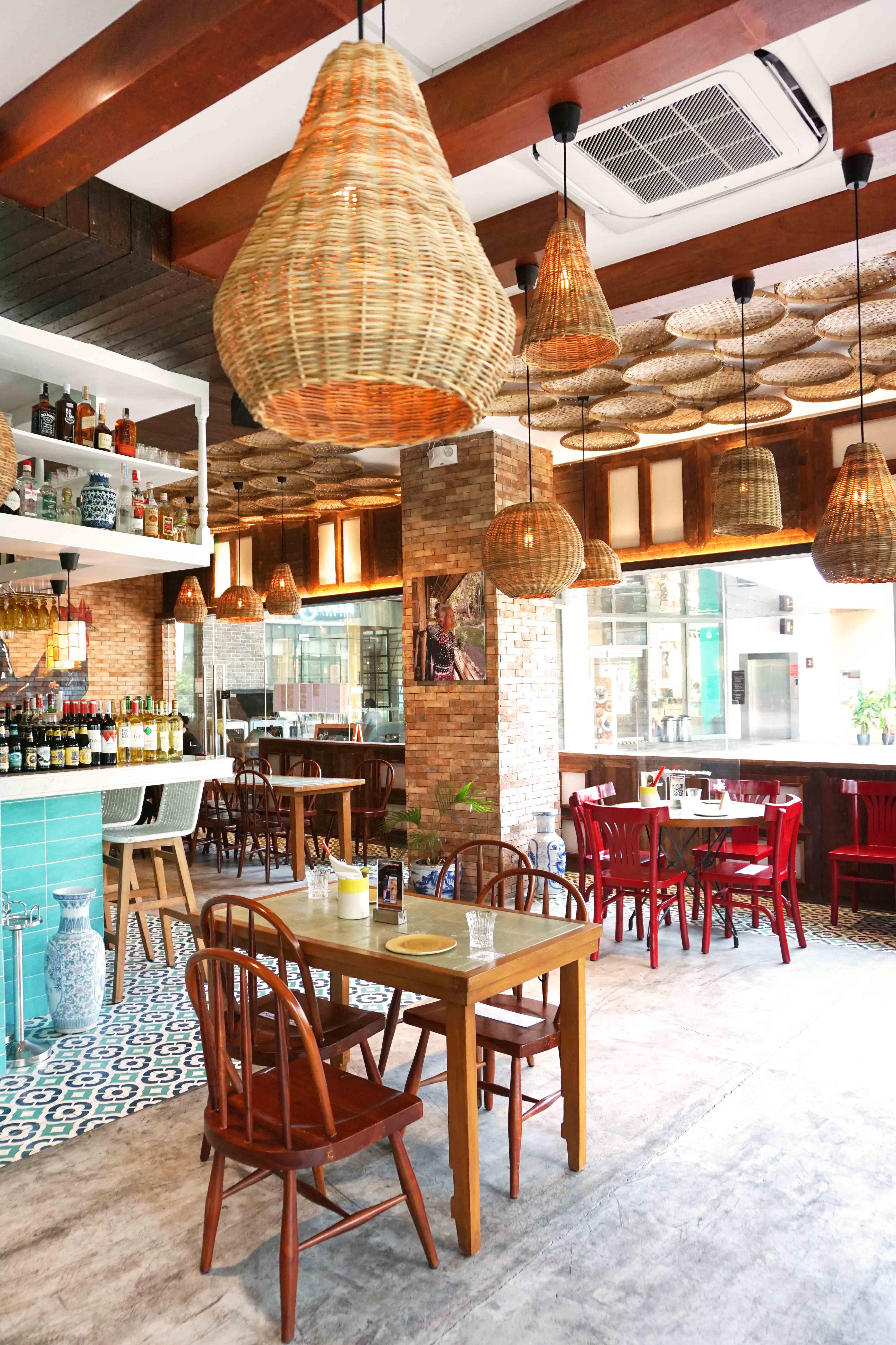 LOOK: Can't Travel? This Restaurant Is The Best Place For Destination ...