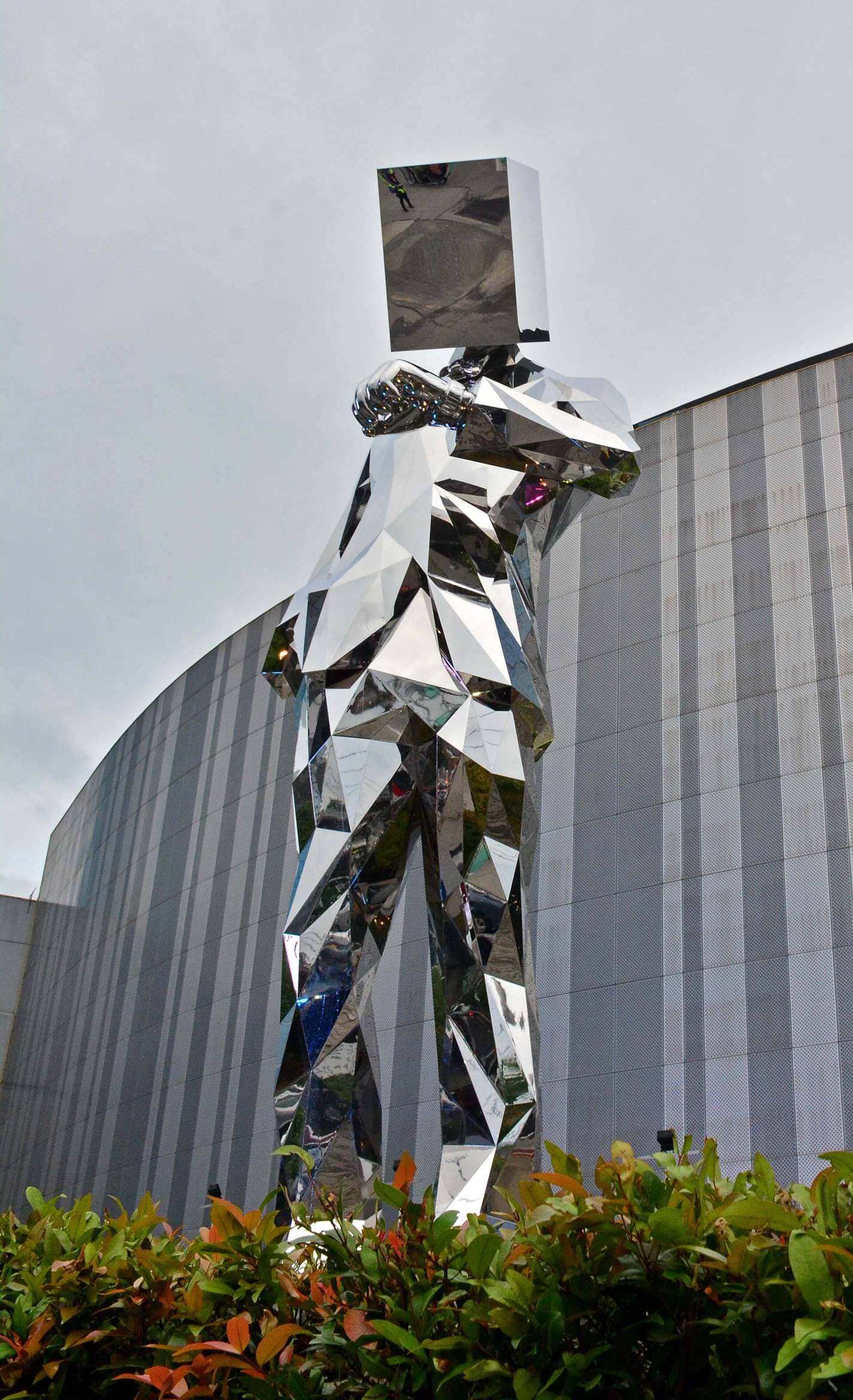 Meet JEFRË, The Man Who Just Made The EDSA Streetscape More Exciting ...