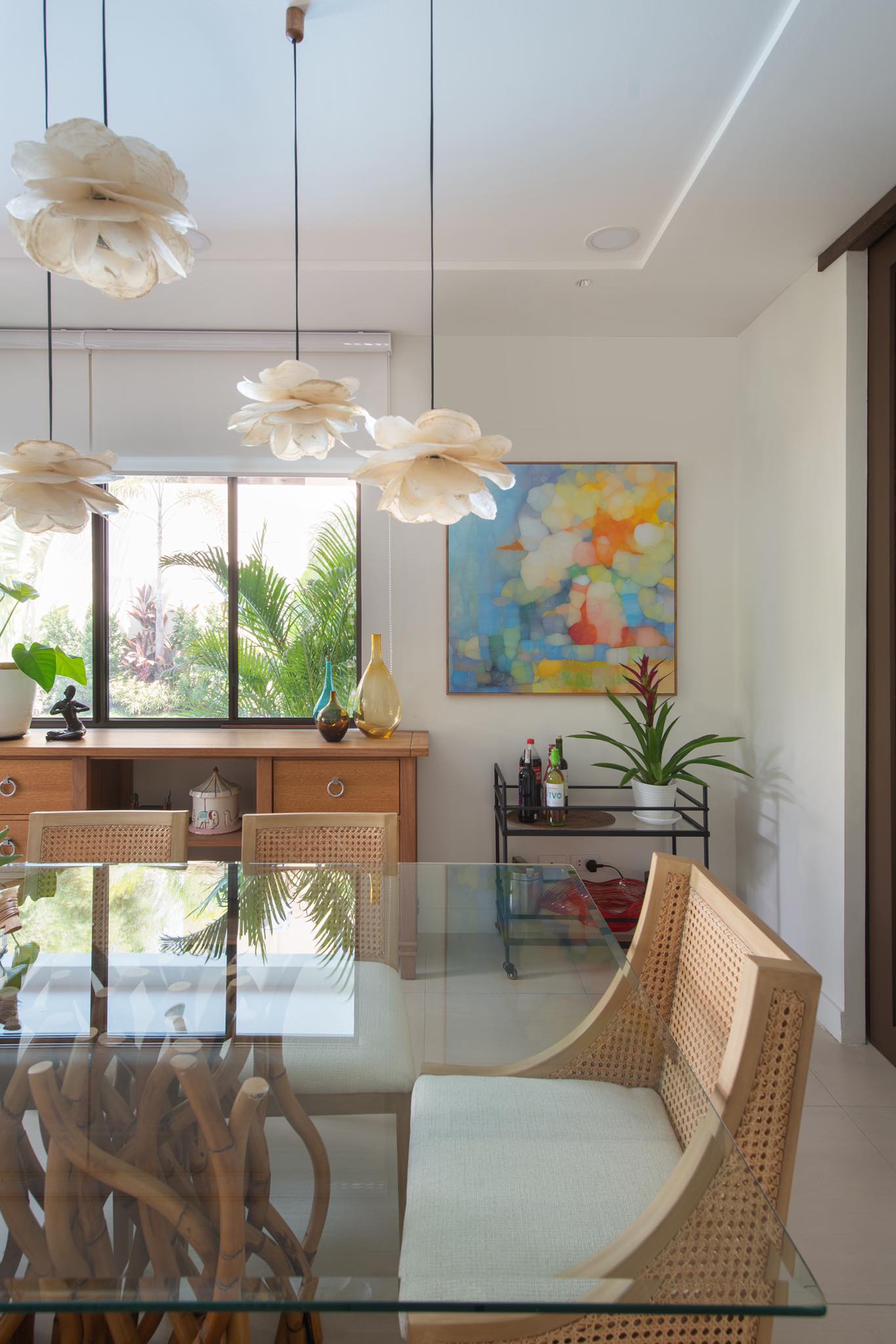 This Modern Tropical Home Is A Beautiful Merge Of The Upcycled And The ...