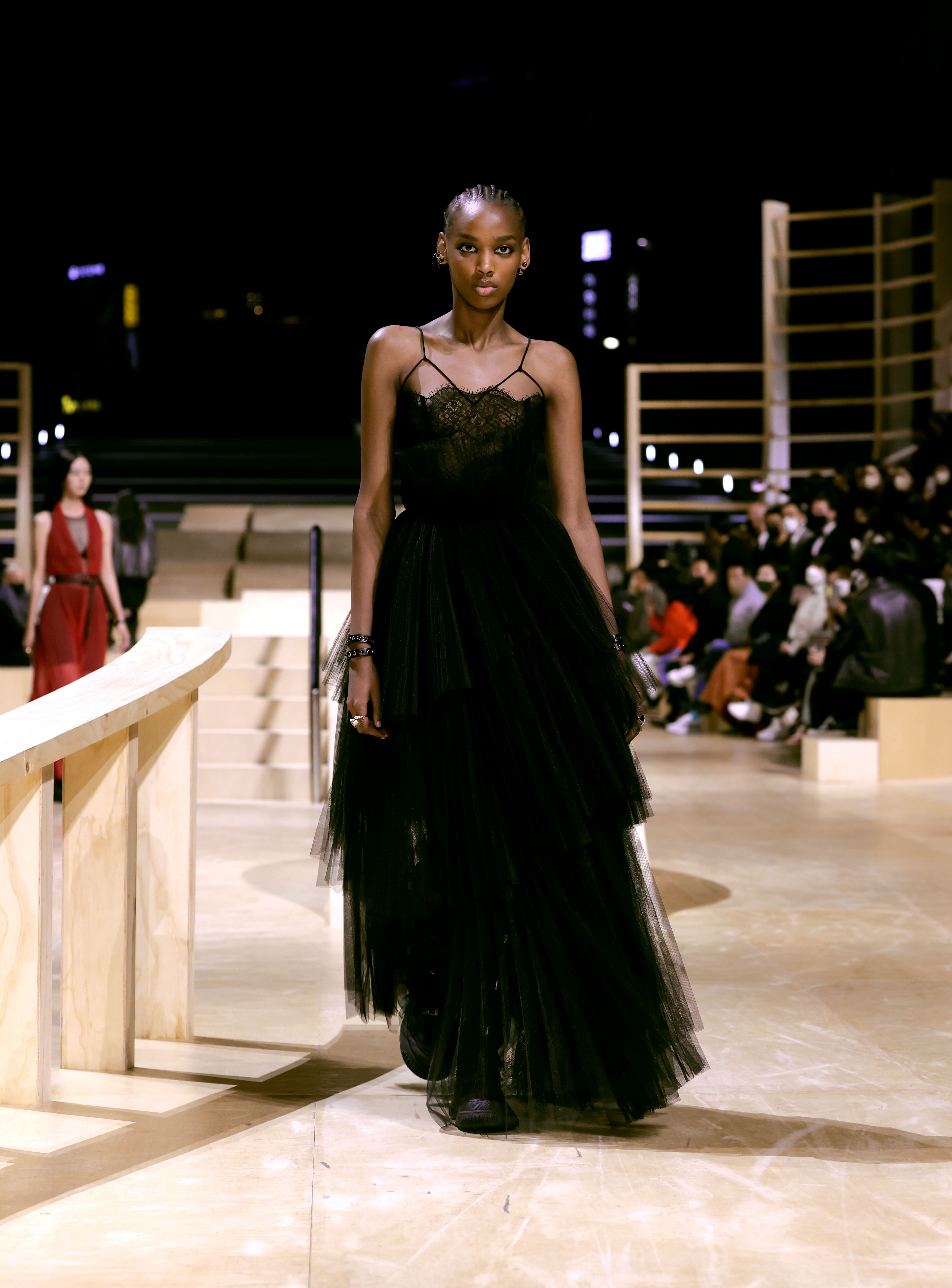 Dior Held Its First-Ever Runway Show In Seoul And It Was Beautiful ...