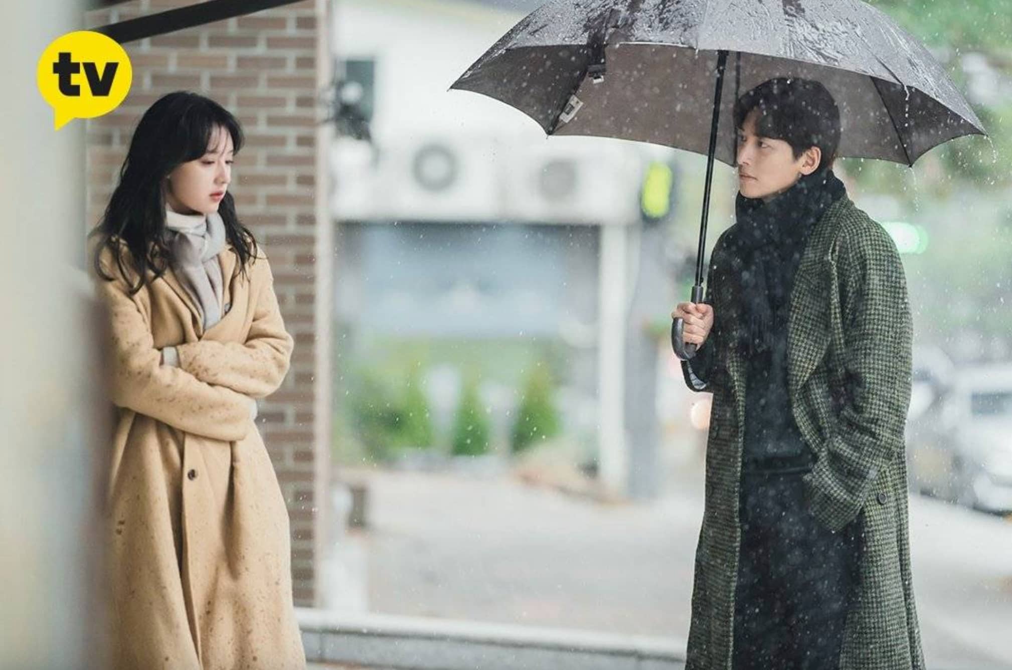 10 K-Drama Rain Scenes With The Best Fashion | Metro.Style