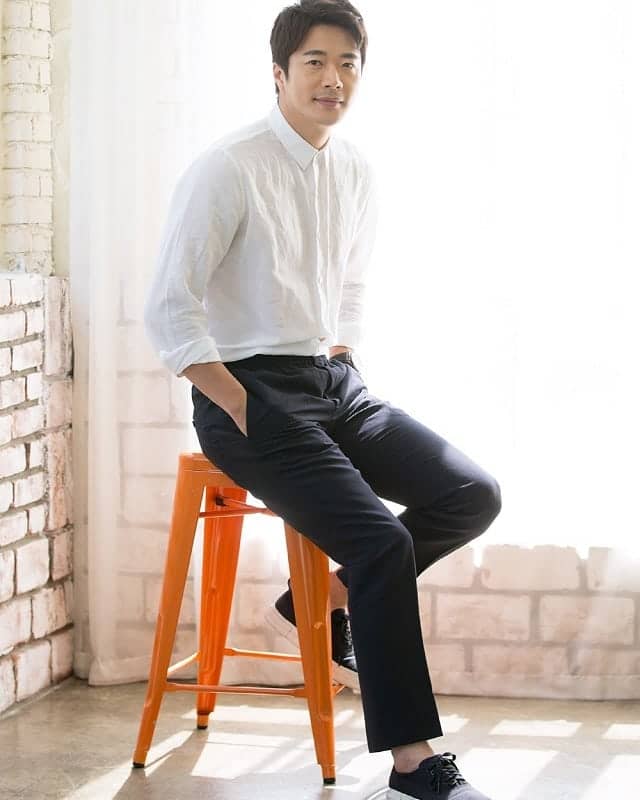 5 Hot Korean Actors Who Are Real Stylish Dads, Too | Metro.Style