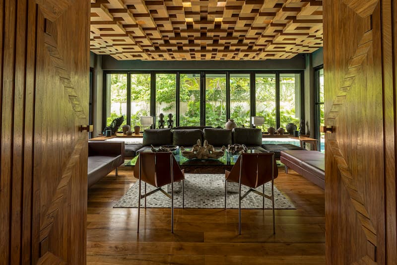 The “Equilateral House” Is A Vessel For Unexpected Surprises | Metro.Style