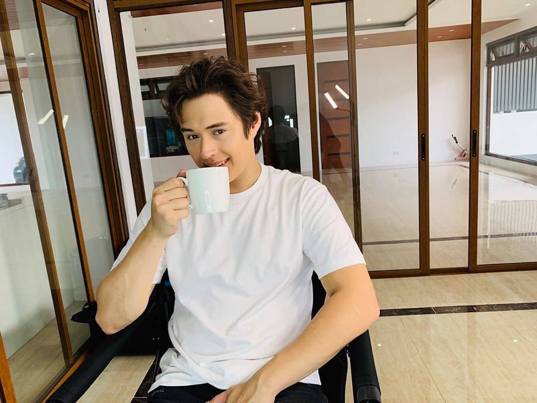 20+ Kapamilya Stars Pay Tribute To Johnny Manahan On His 50th ...