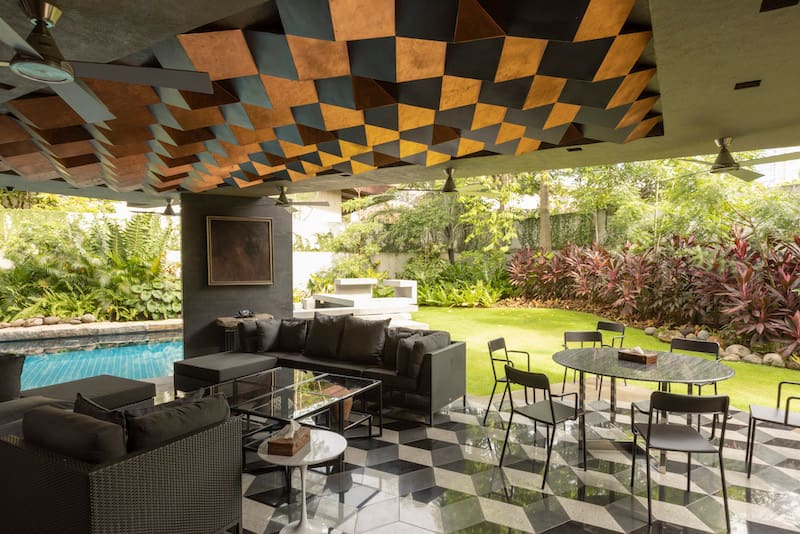 The “Equilateral House” Is A Vessel For Unexpected Surprises | Metro.Style