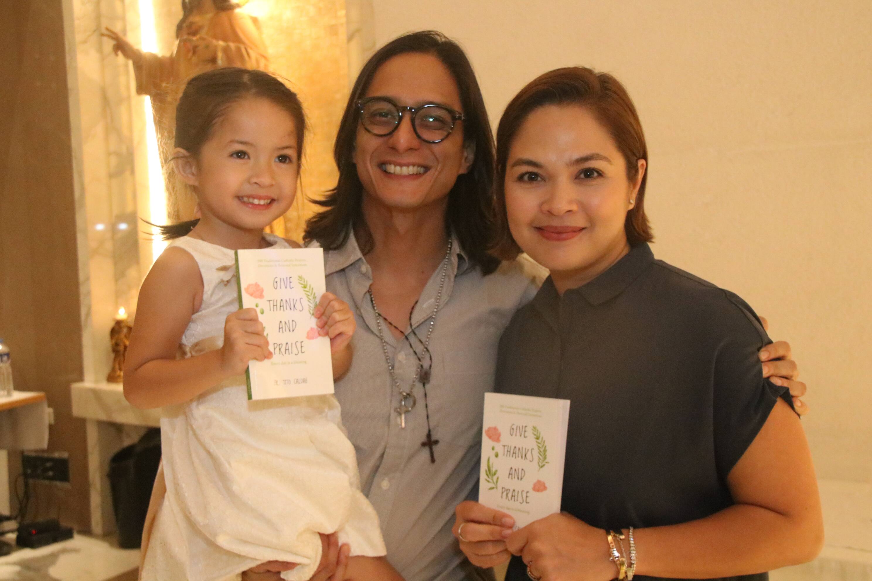 Fr. Tito Caluag Launches Prayer Book "Give Thanks And Praise” | Metro.Style