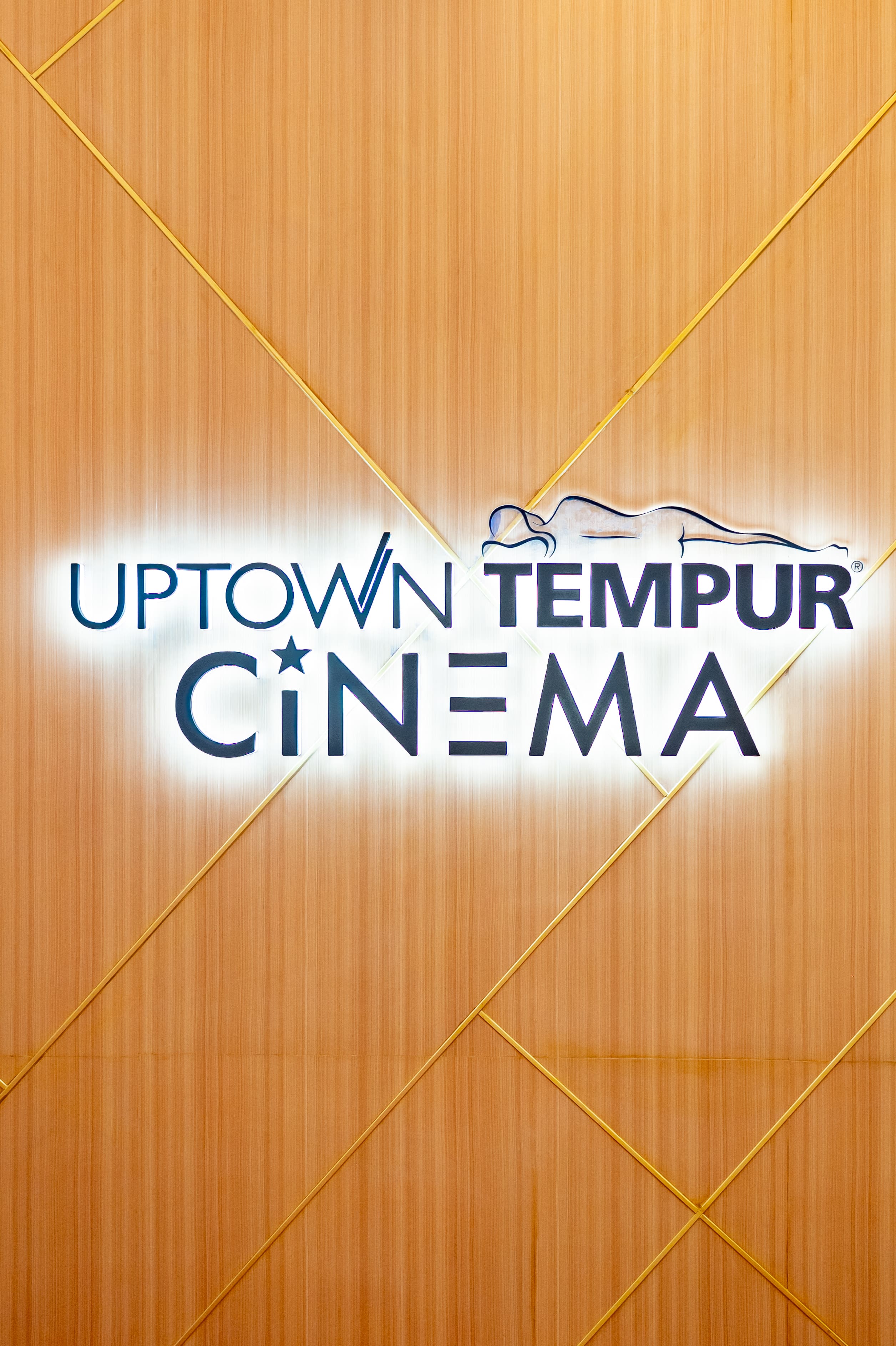 This Luxury Bed Cinema Redefines the Moviegoing Experience | Metro.Style