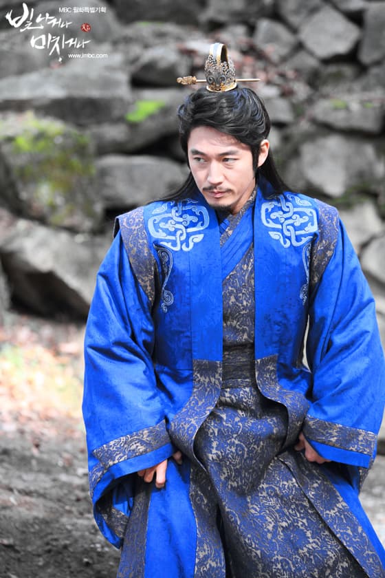 The Most Regal Korean Actors As Emperors, Kings, And Princes In K ...