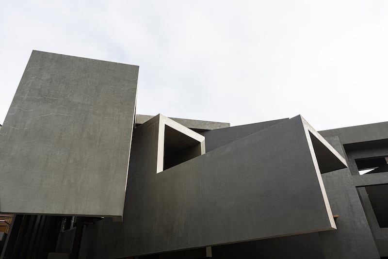 The “Equilateral House” Is A Vessel For Unexpected Surprises | Metro.Style